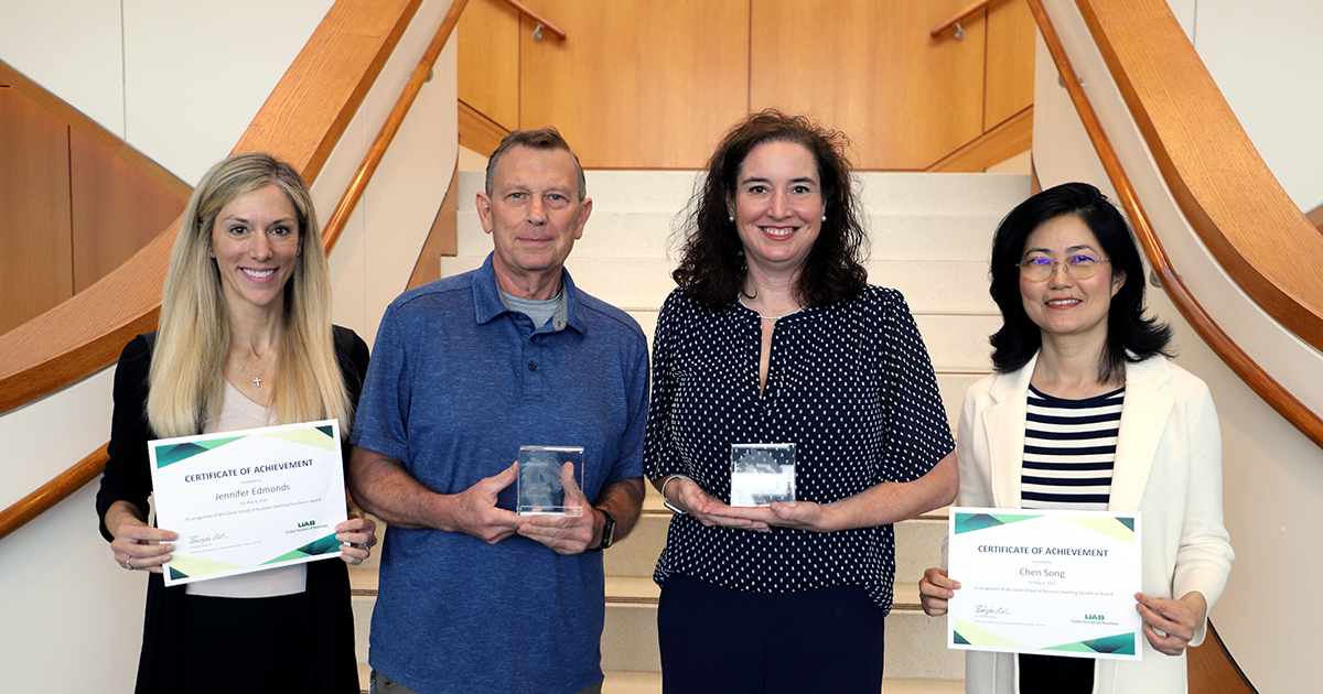 Collat students honor professors with business teaching award - UAB ...