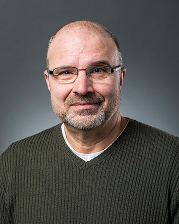 Alumnus Owens honored by UW | School of Nursing News